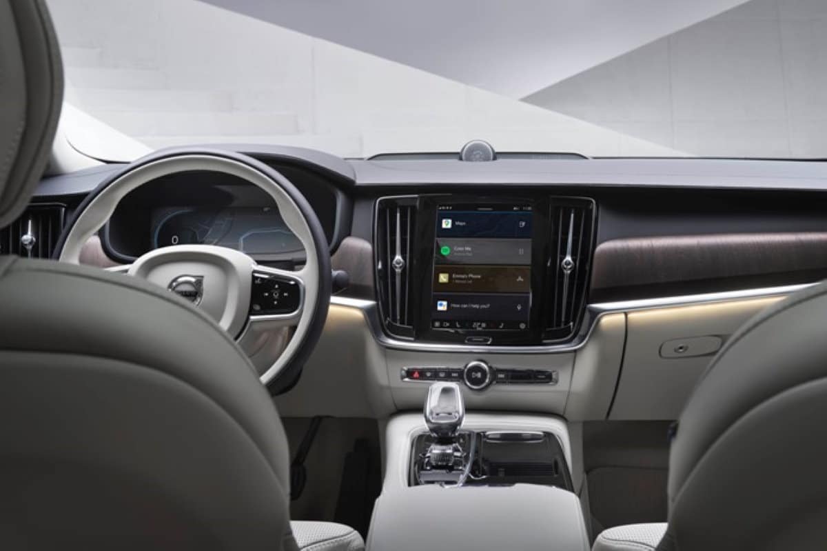 Bestens vernetzt, intuitiv bedienbar: Google Infotainment-System in ...